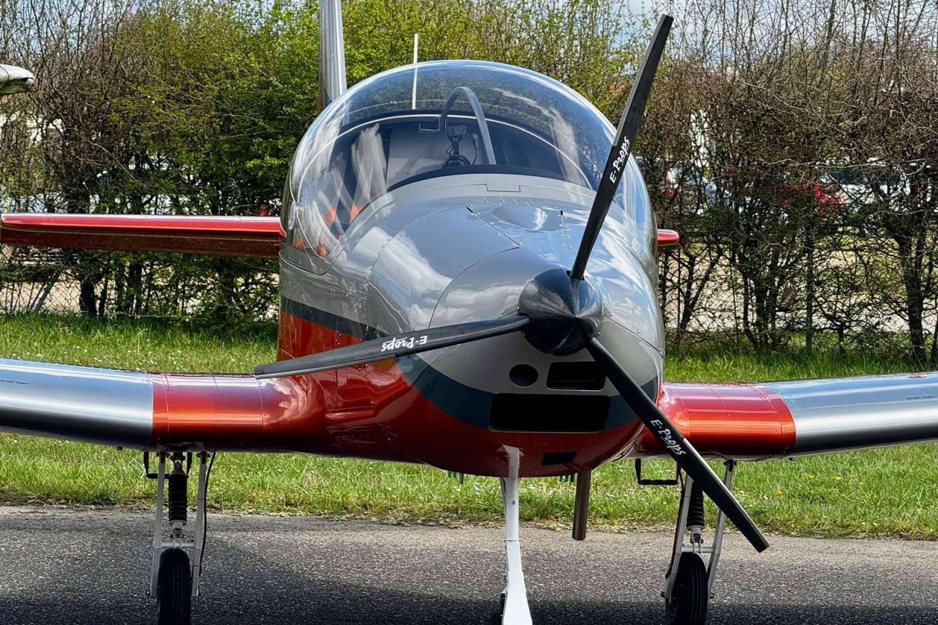 Asturfly suma a su flota un nuevo modelo de ultraligero con mayores ...